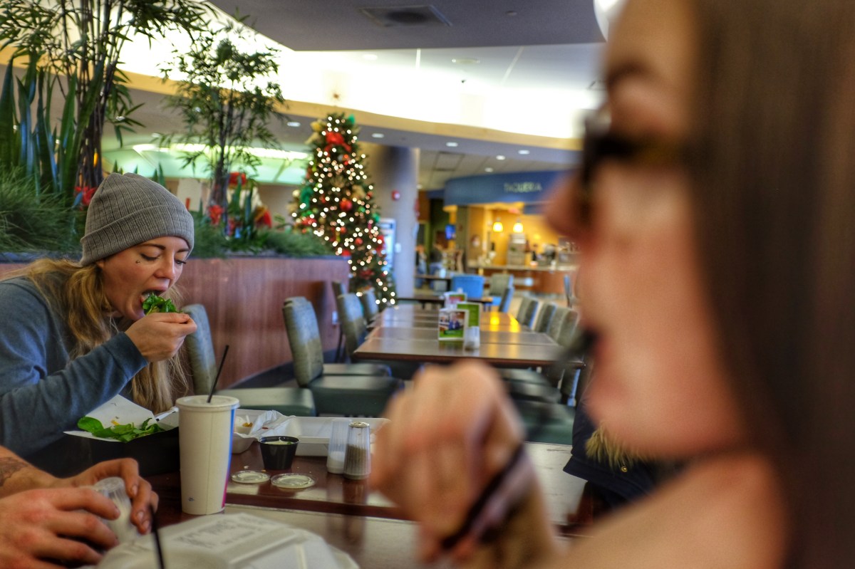 The Art Of “People Eating Food” Photography – Timothy Michael Photo